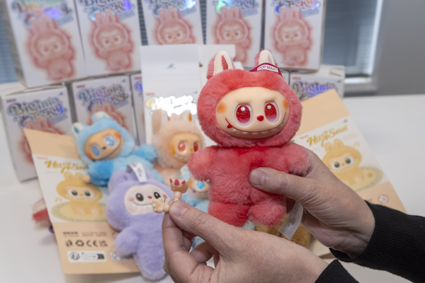 Labubu Doll Theft in California: Are Fake Labubu Toys Safe? How to Spot ...