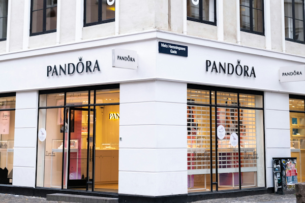 SecuringIndustry.com - Pandora, Amazon crack down on fake jewellery network